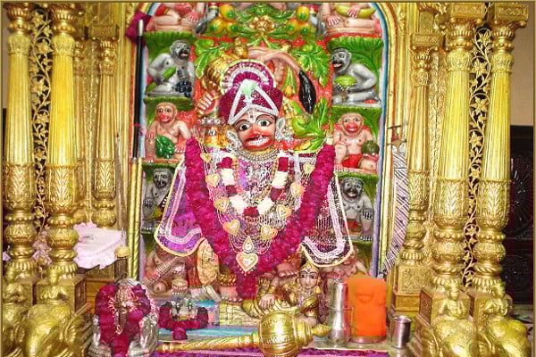 Surat to Sarangpur cab at ₹4200 | Upto 20% off